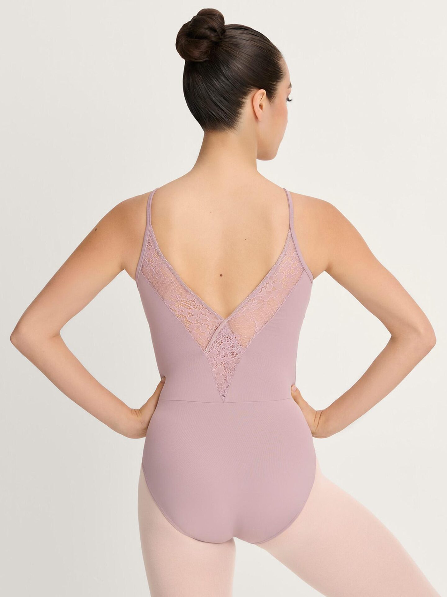 Pitsikoristeltu balettipuku Gisela - Intermezzo - Piruetti